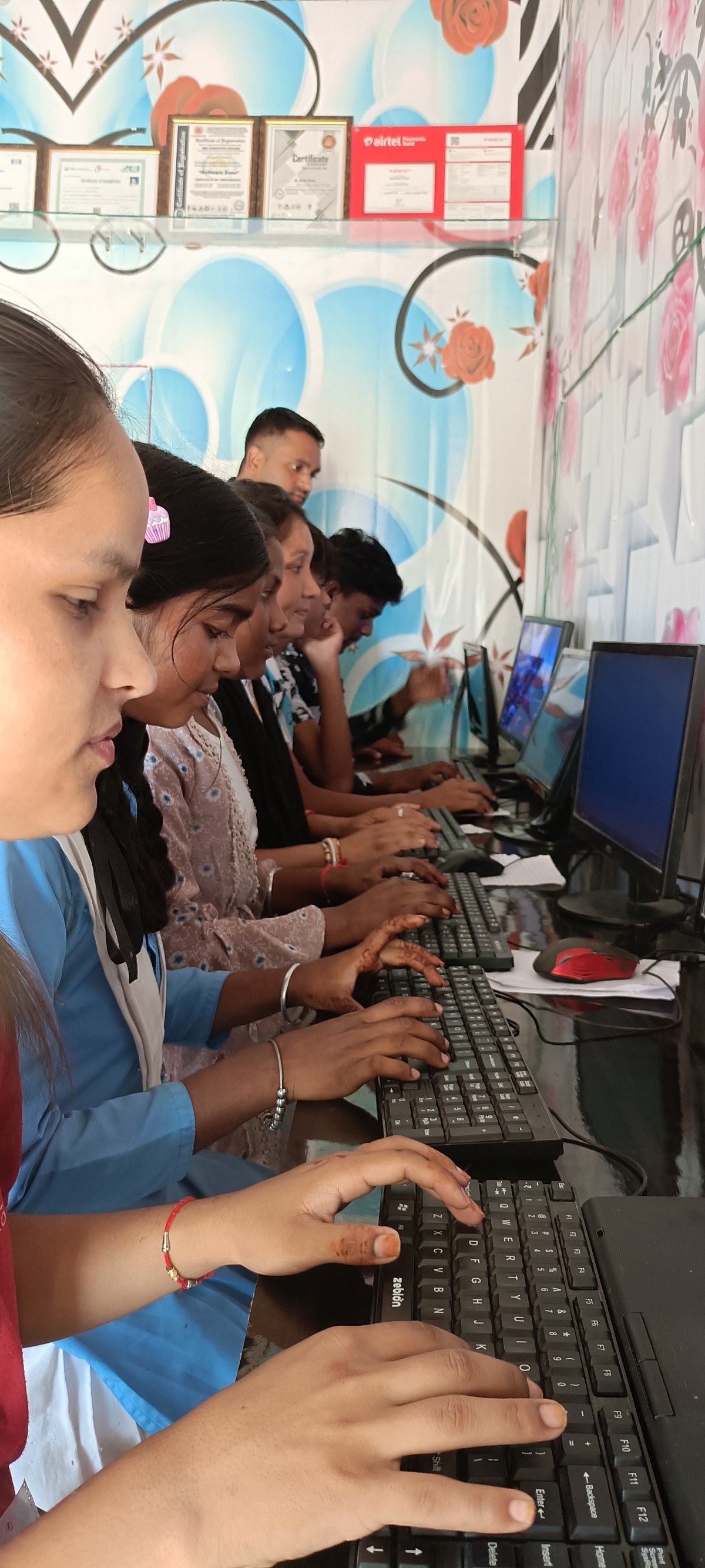 Gallery - hm computer center